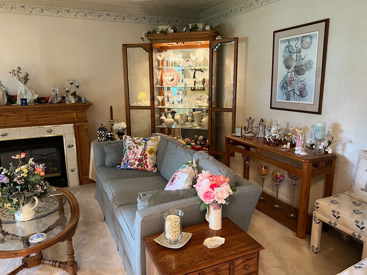 ESTATE SALE BY COLLEEN in Rochester, NY starts on 8/25/2023