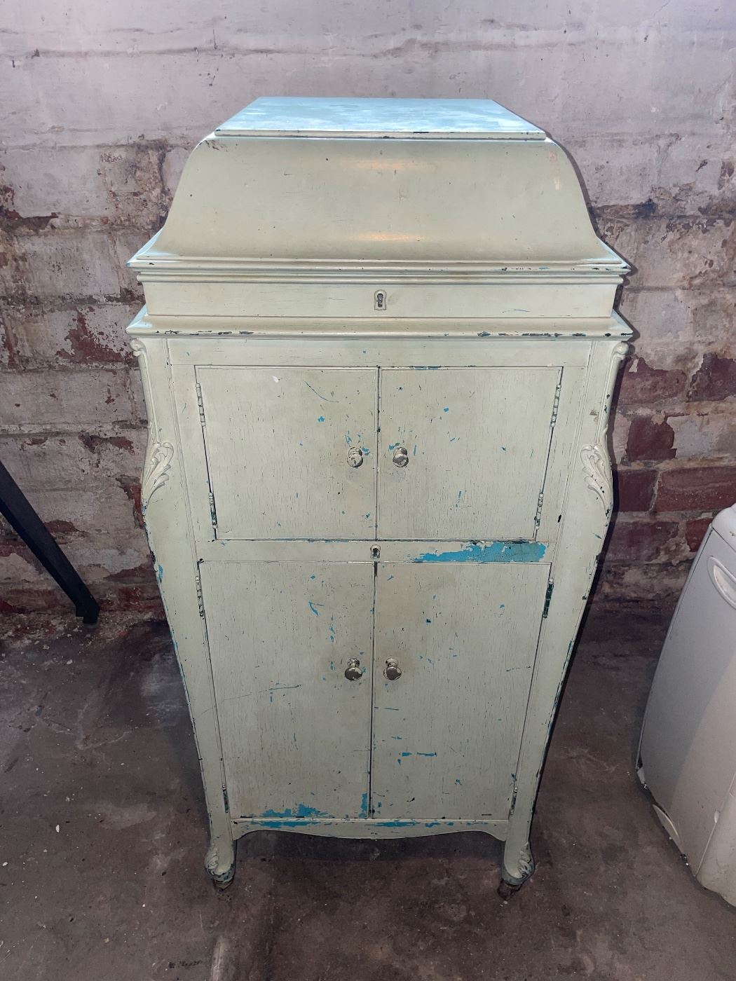 Kamm’s Corner Full House Sale! in Cleveland, OH starts on 7/20/2023