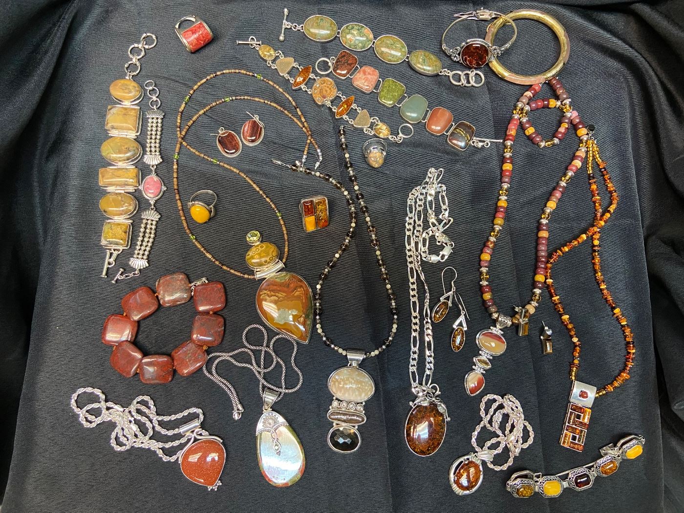 FRIDAY 25% Off with 100-'s of Pieces Added,... starts on 7/27/2023