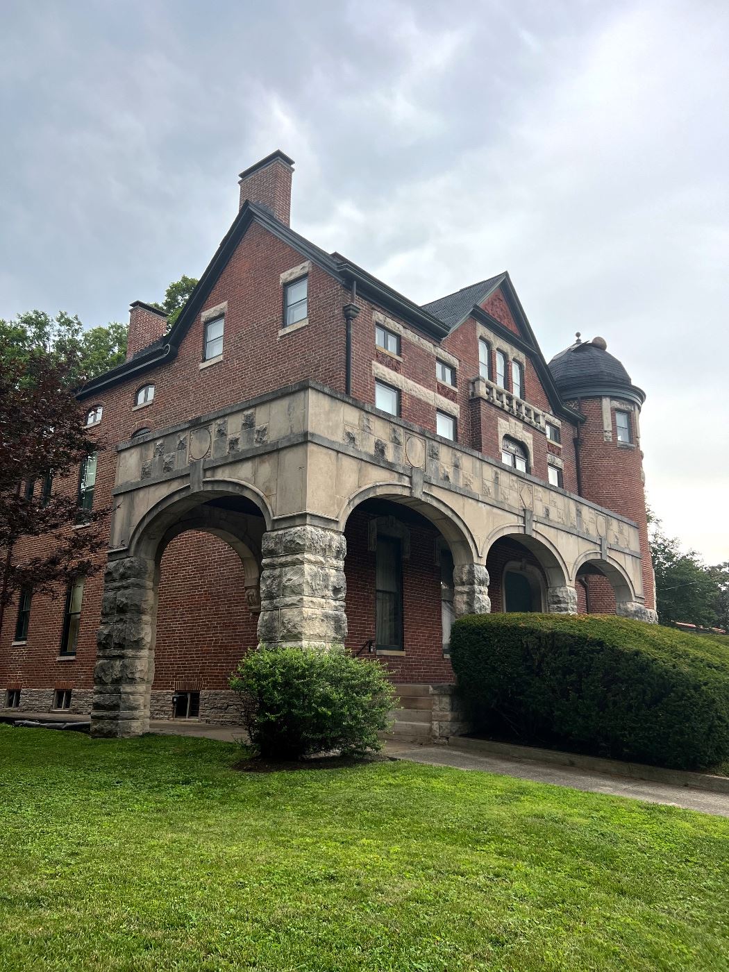 Blue Moon Estate Sale in Downtown Lexington... starts on 8/5/2023