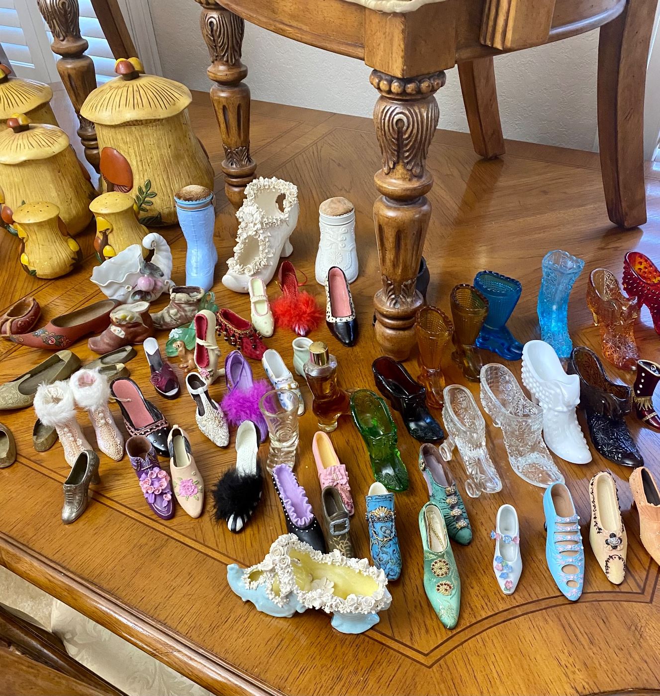 Vintage Collectors Sale Music, Sports Memorabilia,... starts on 8/11/2023