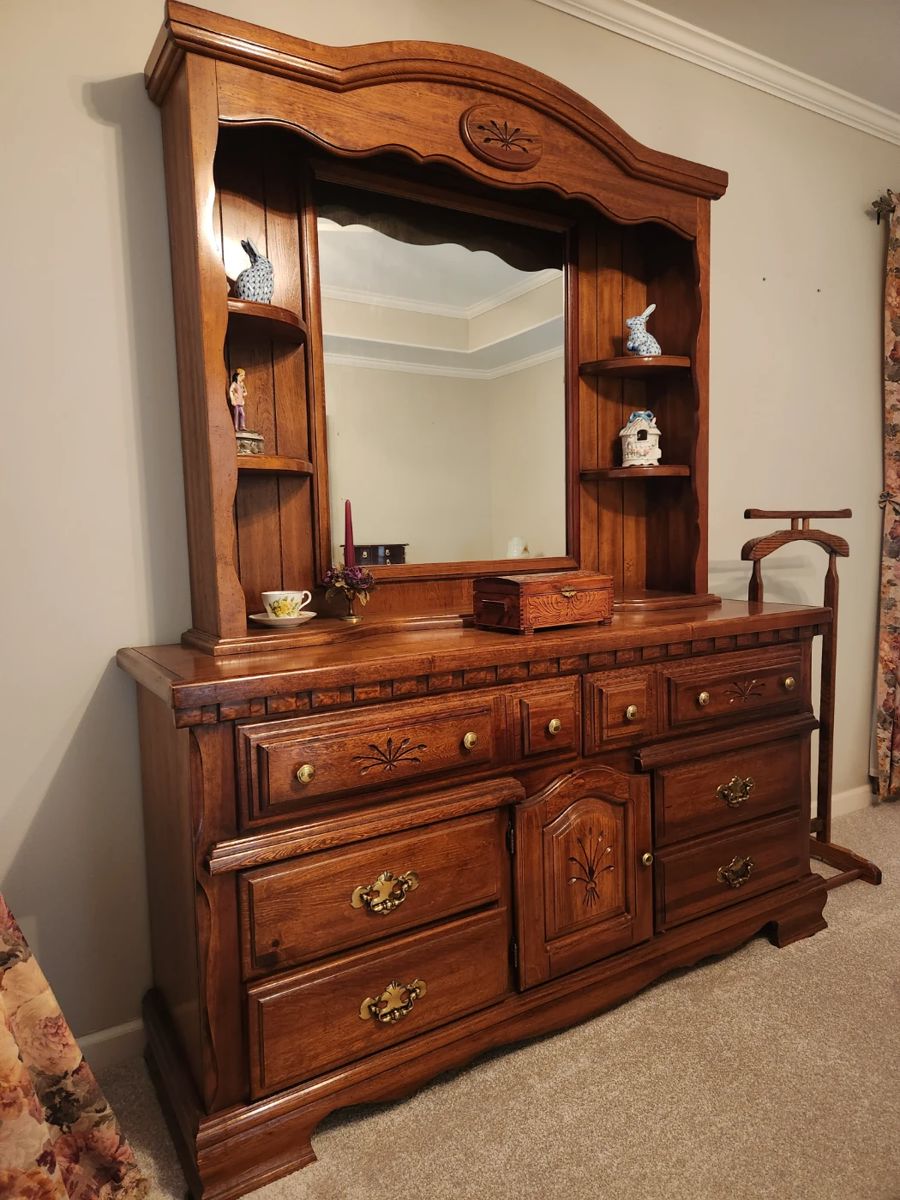 Blue Moon Estate Sale- Maumelle with Sophisticated... starts on 11/4/2023