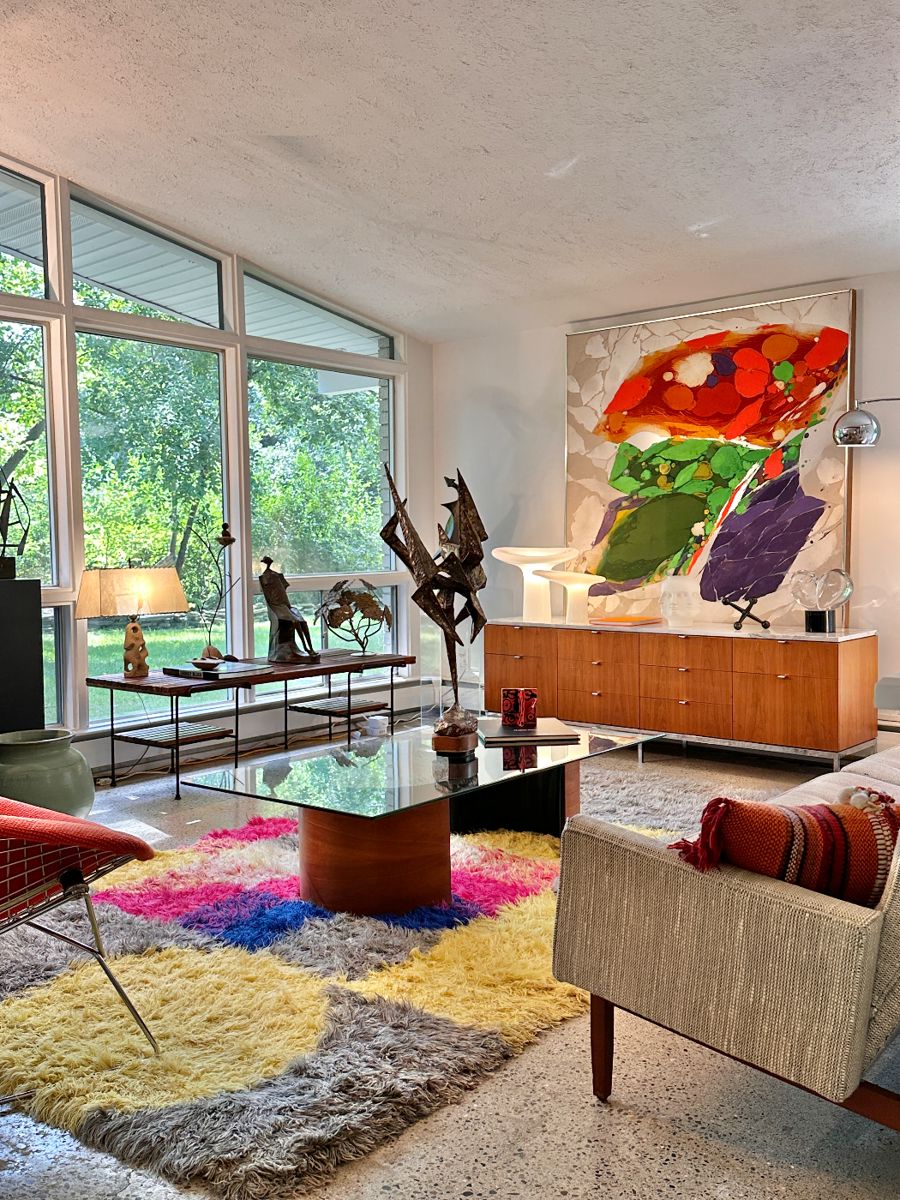 Mid Century Modern Iconic Design & Collectibles... starts on 8/24/2023