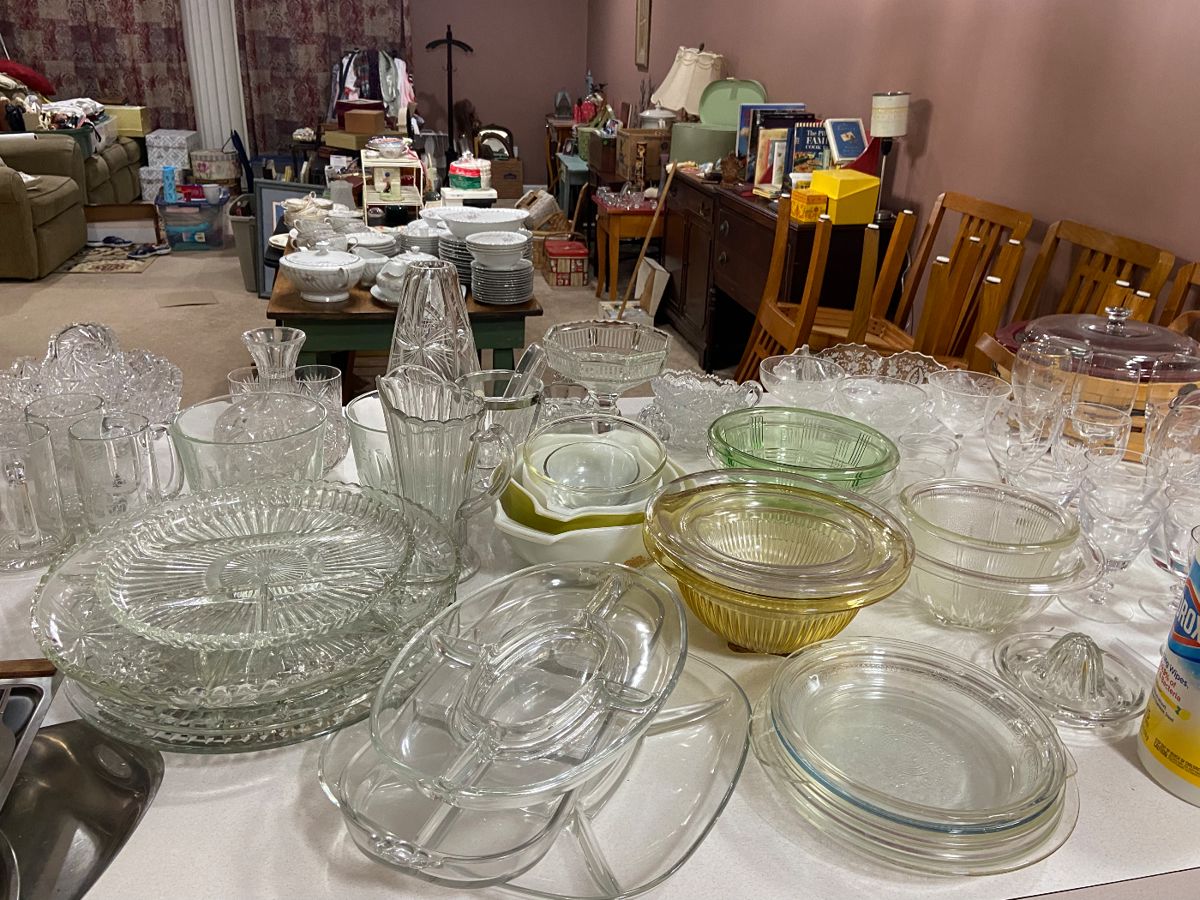 Lots of Cool Vintage Stuff Estate Sale starts on 9/2/2023