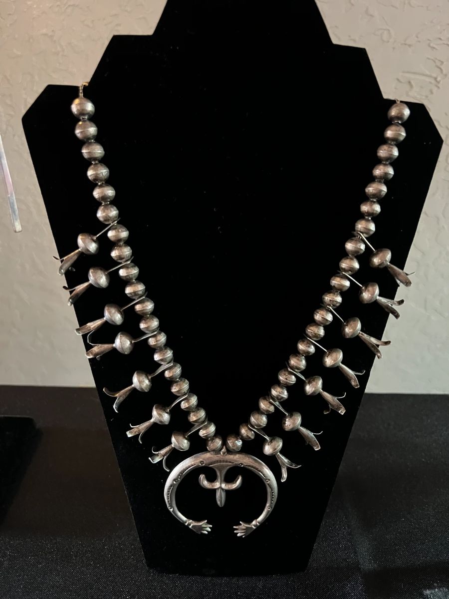 ABQ COUNTRY CLUB AREA ESTATE SALE in Albuquerque, NM starts on 9/1/2023