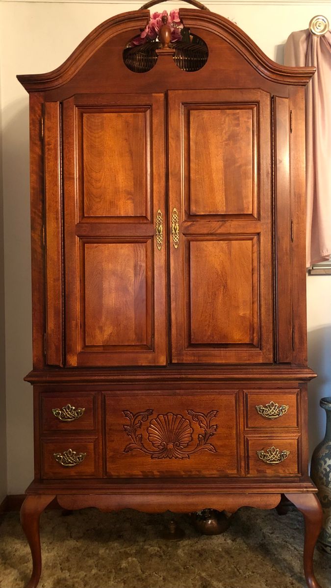 Stunning Blue Moon Estate Sale in the Beautiful... starts on 10/6/2023