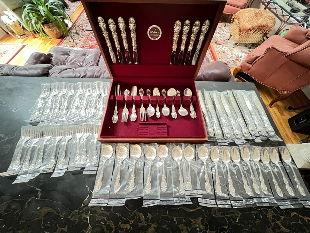 Auctions by Wendy-Remsenburg starts on 9/2/2023