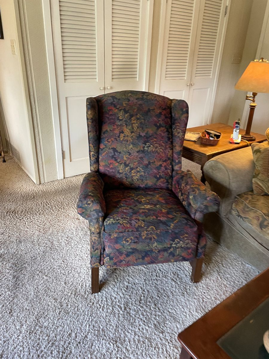 Darling Yuba City Estate Sale starts on 11/10/2023