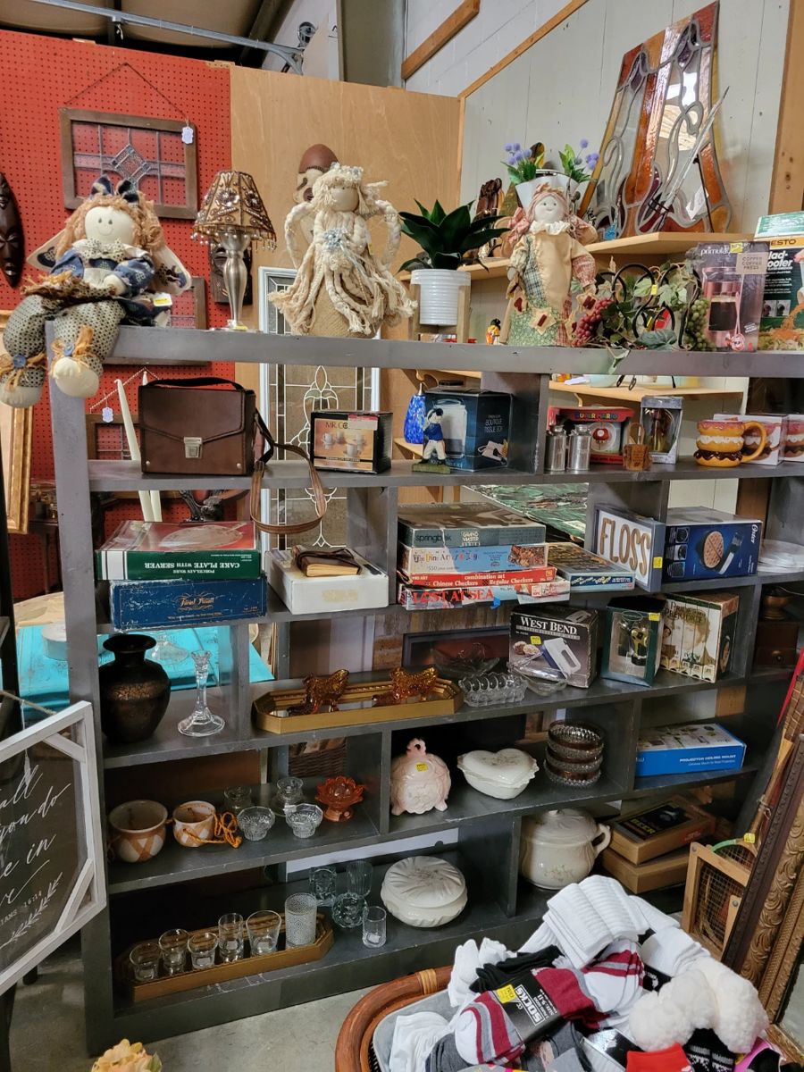 Antique/Collectible liquidation sale starts on 9/23/2023