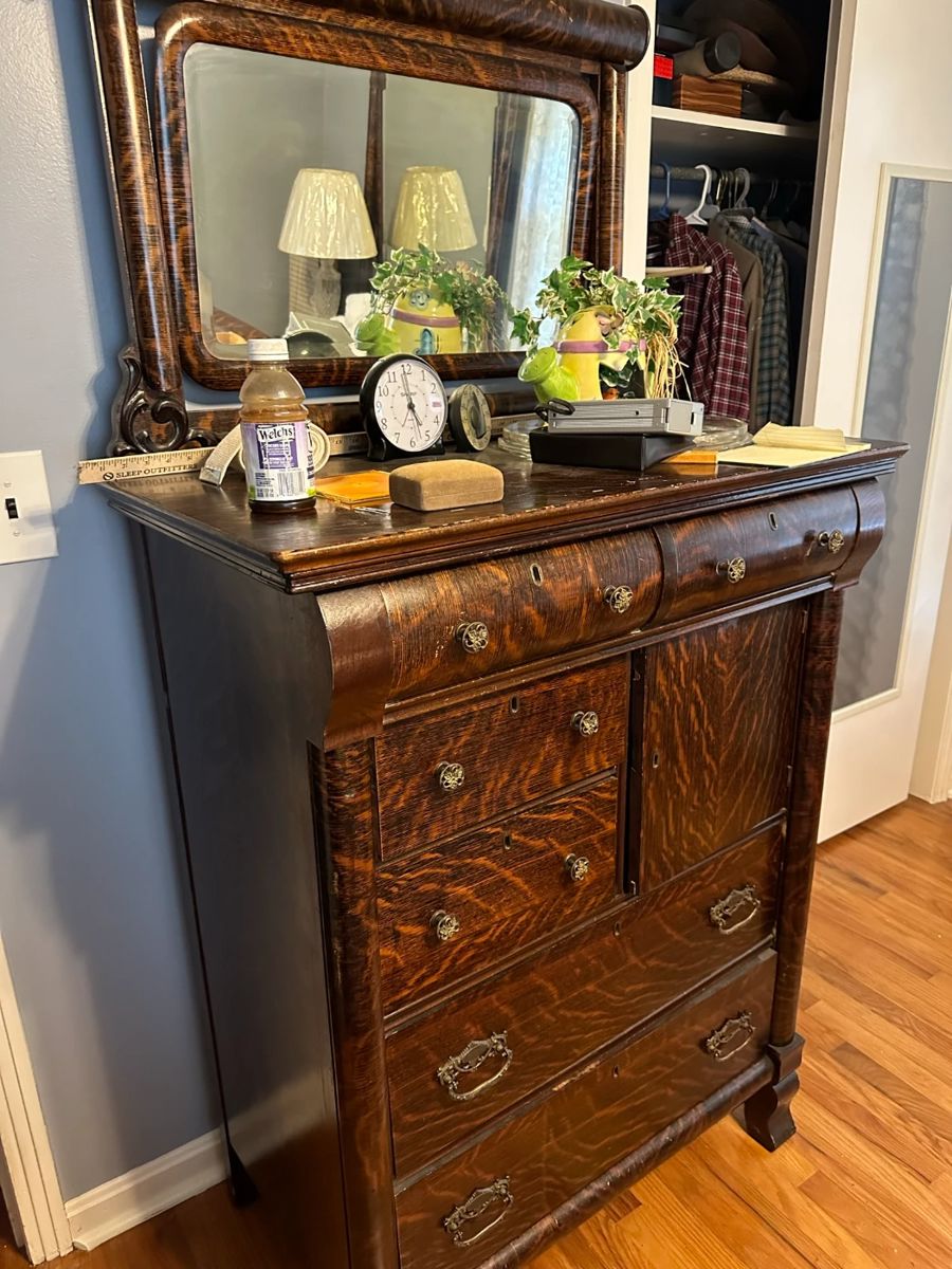 Dickson, TN Living Estate Sale starts on 11/3/2023