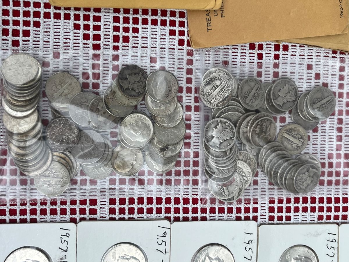 OUTSIDE ANTIQUE & COIN AUCTION SUN in Hickory, NC starts on 10/1/2023