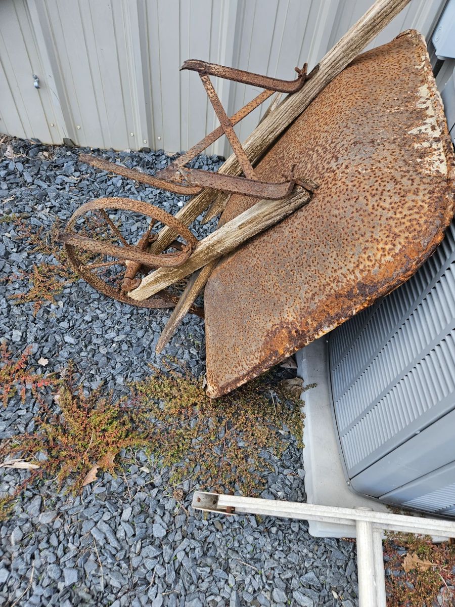 Estate Tag Sale The Late Jerry F. Thompson starts on 10/5/2023