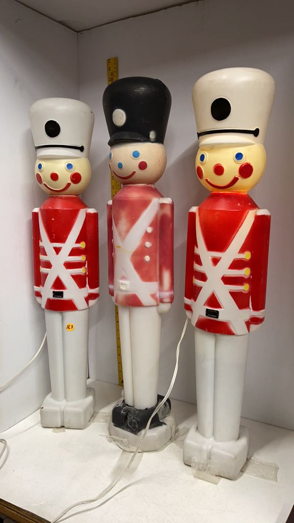 Amazing online 300 lot Auction Boulder City starts on 10/1/2023