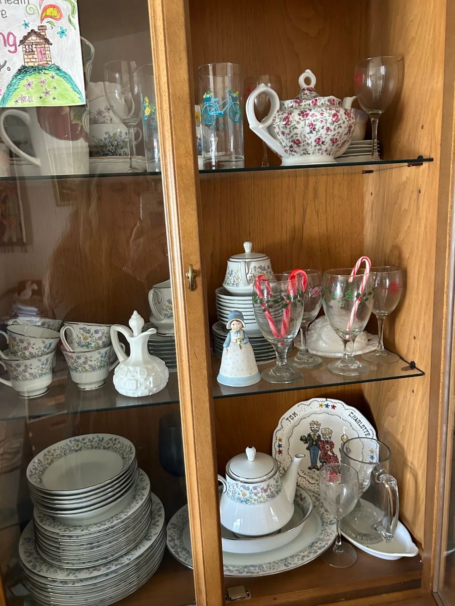 This is the Beth Riddle Estate Sale starts on 10/5/2023