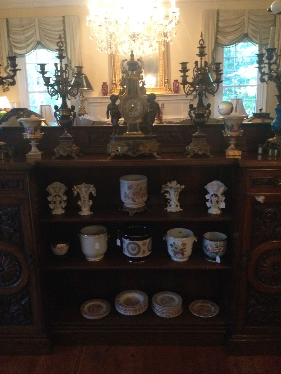 Antique Liquidation Sale in Natchez, MS starts on 10/20/2023