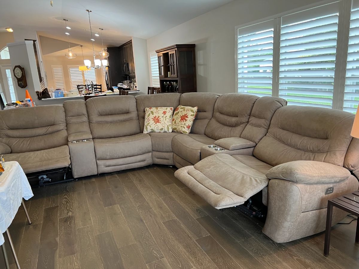 Estate Sale Hickory Moss Place (1 of 2 Sales) starts on 10/13/2023