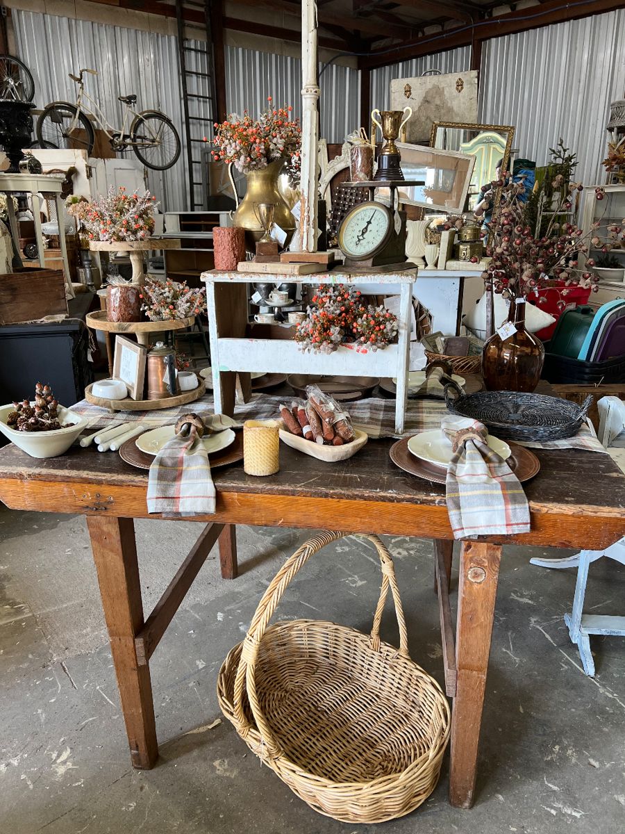 Huge Fall warehouse sale in Mishawaka, IN starts on 10/14/2023