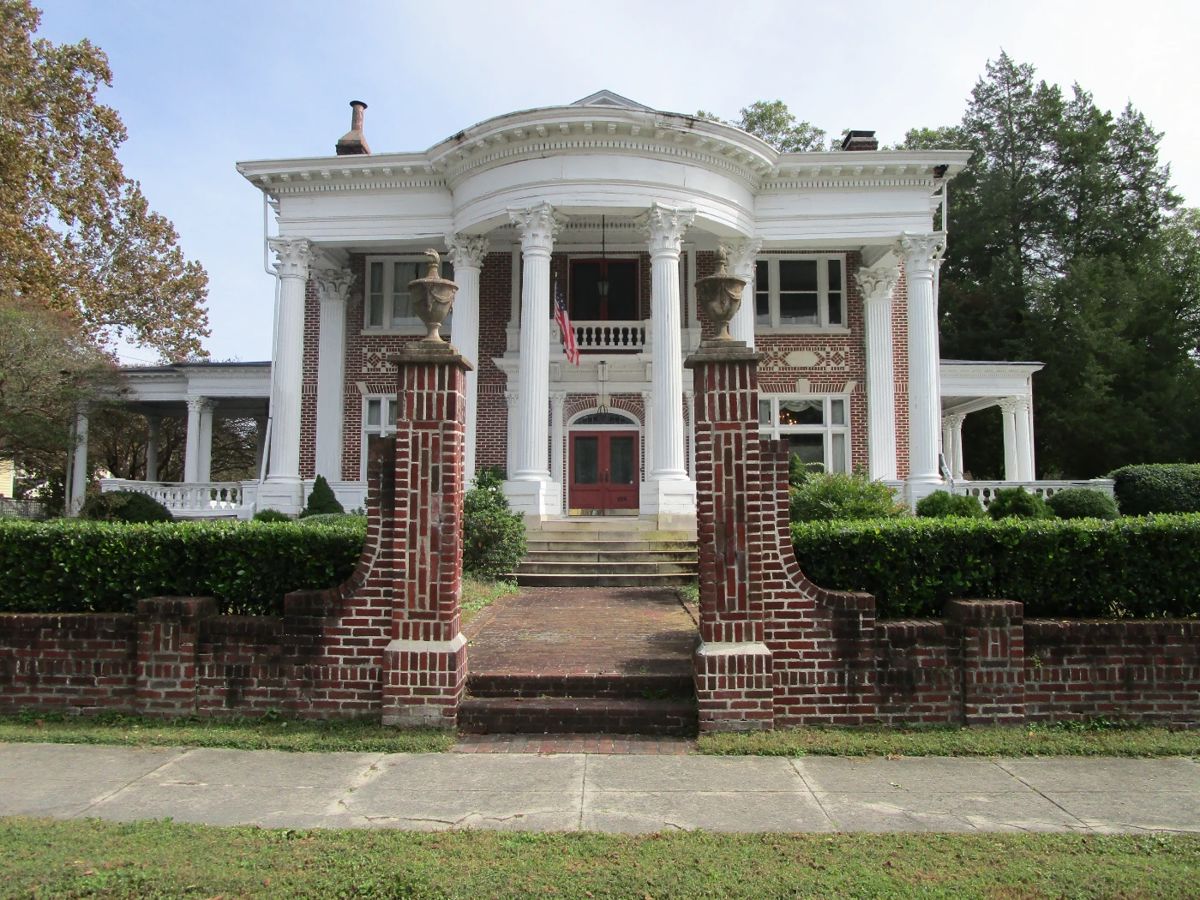 4 Day Estate Tag Sale Darden Sheffield Mansion... starts on 11/2/2023