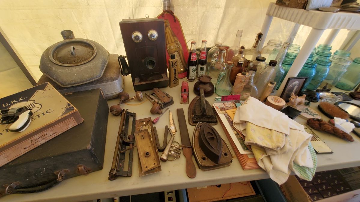Primitives and Collectibles! in Auburn, KY starts on 10/20/2023