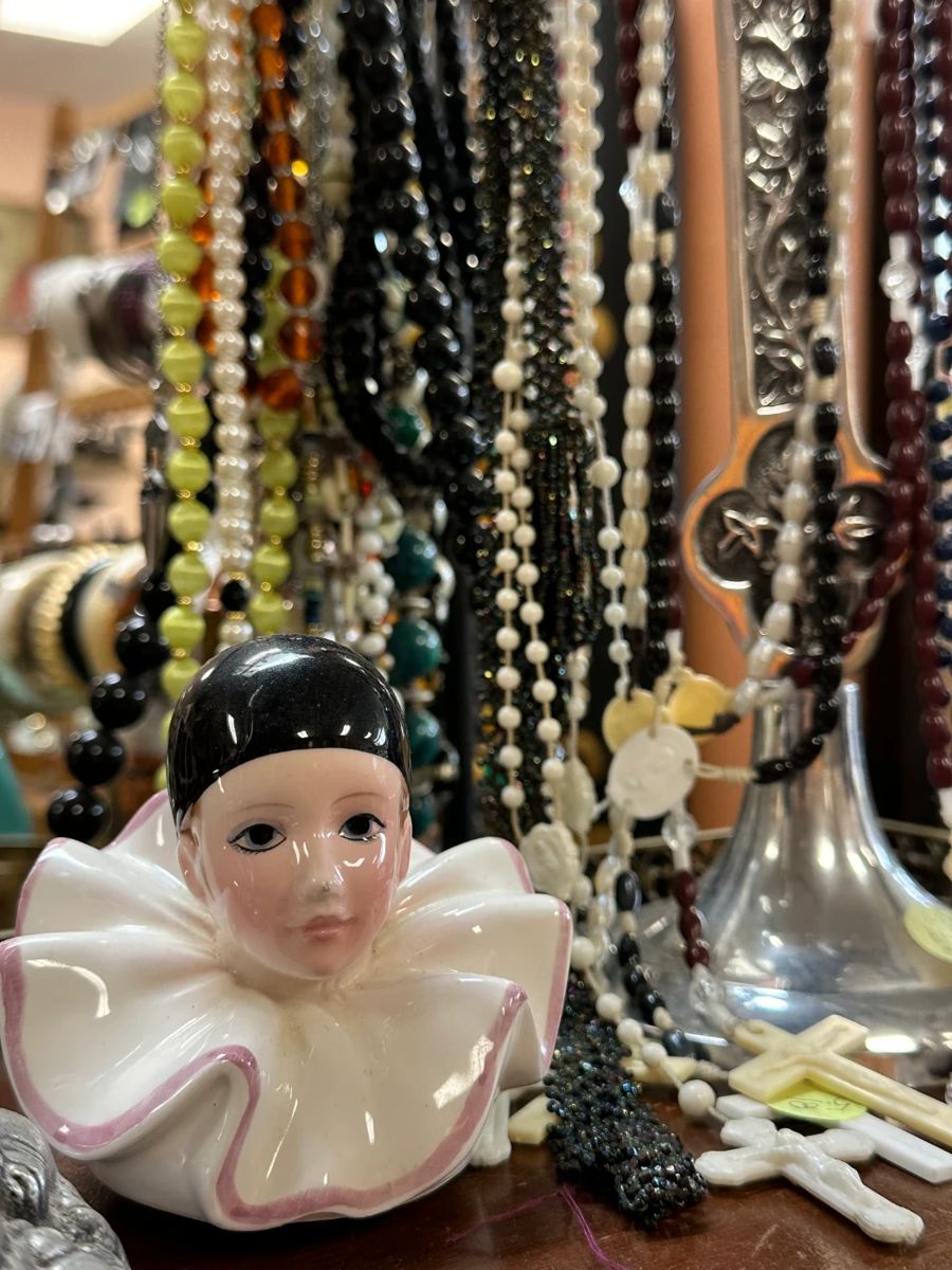 October Collection ~ Costume Jewelry ~ Trunk... starts on 10/28/2023