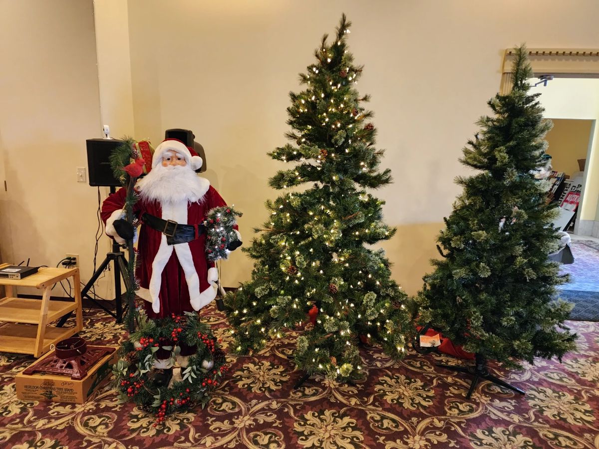 Annual Christmas Auction in New Carlisle, IN starts on 11/18/2023