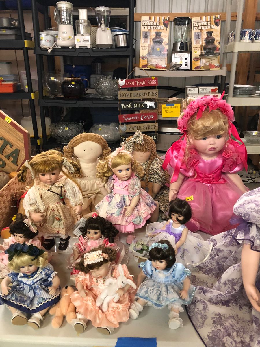 Living estate sale collectibles and lot... starts on 10/19/2023