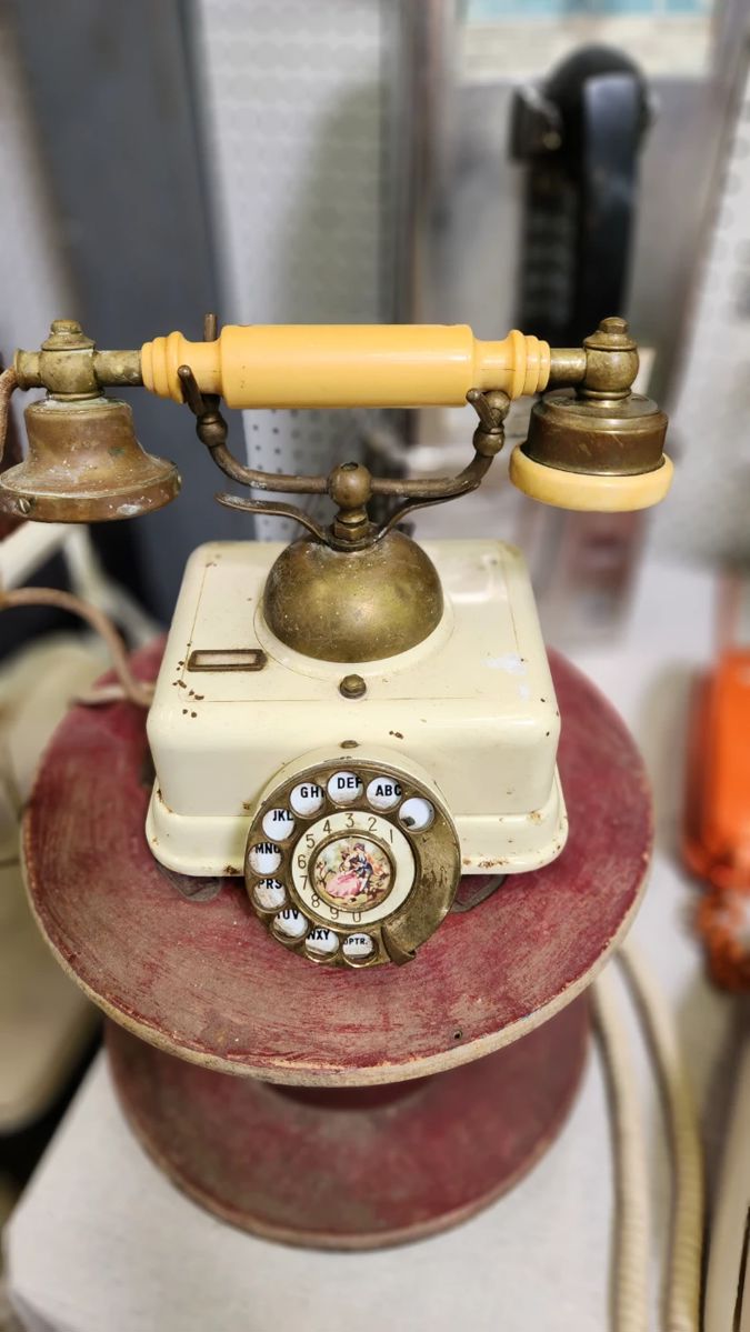 Retro Ron - antiques, primitives, tools & more starts on 11/2/2023