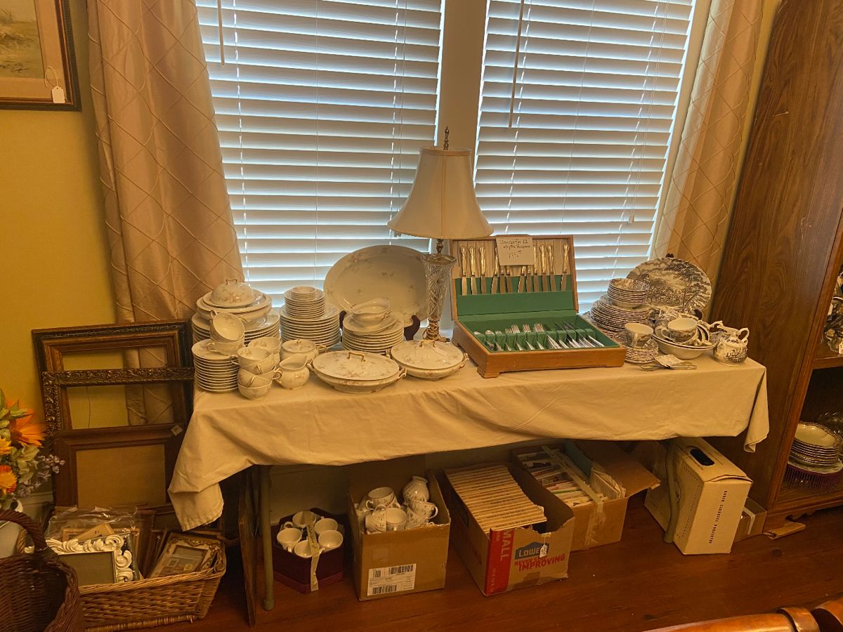 Robins street sale items from His/Hers Gift shop starts on 10/21/2023