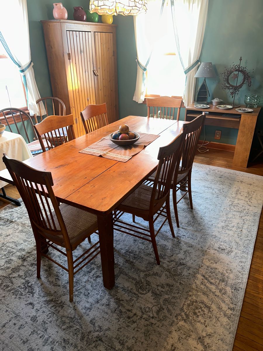 antique advertising hoosier harvest table... starts on 11/10/2023