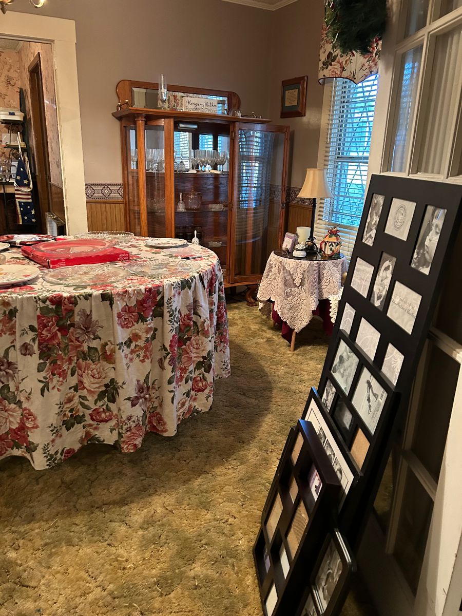 THOMPSON Estate Sale by A Touch of Vintage starts on 10/20/2023