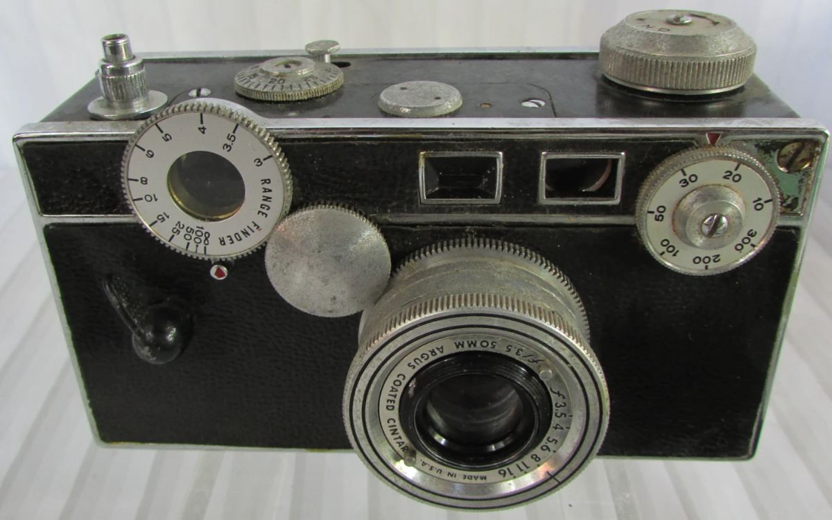 CAMERAS & EQUIPMENT, MINI SEWING MACHINES,... starts on 10/20/2023