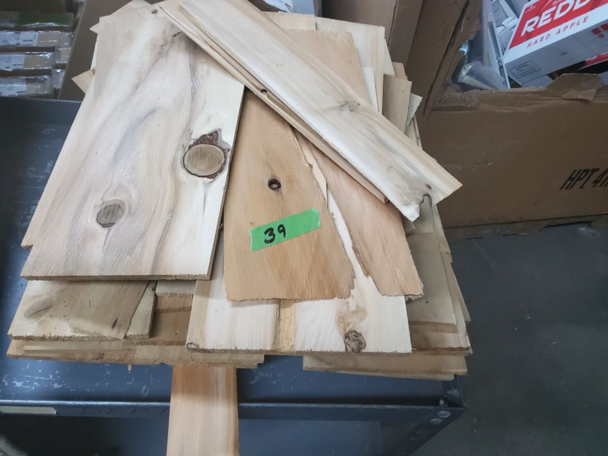 HOUSE CLEAN OUT, BOX LOTS AND MORE!! starts on 10/20/2023