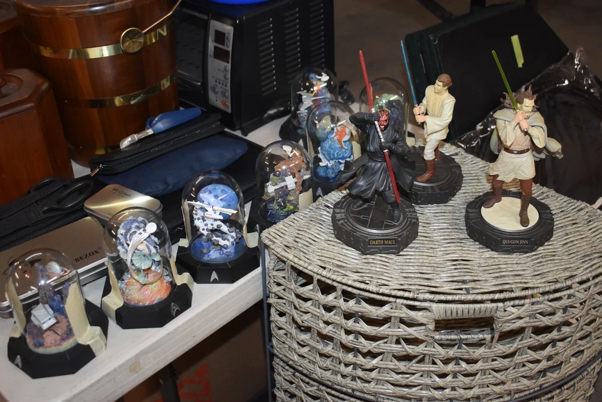 Hoarders estate auction in Saint Cloud, FL starts on 10/21/2023