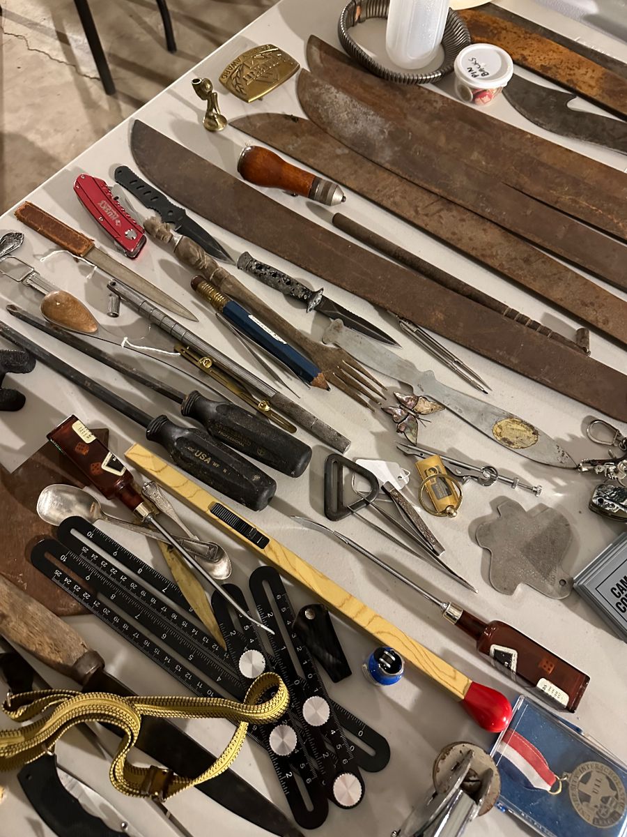 Pickers Paradise Sale in Taylor Behind Vintique... starts on 10/28/2023