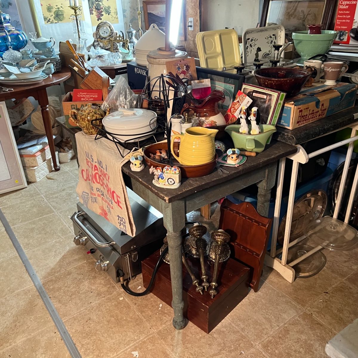 ESTATE SALE ANTIQUE VINTAGE LIQUIDATION starts on 10/28/2023