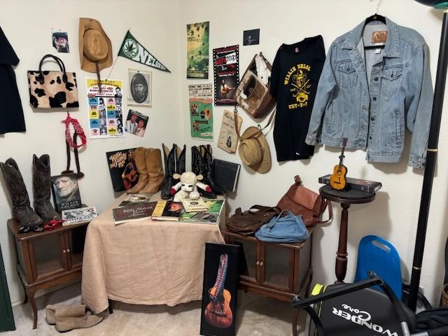 Willie-Exercise Equip-Albums-Bikes-Books-Clothes... starts on 11/4/2023