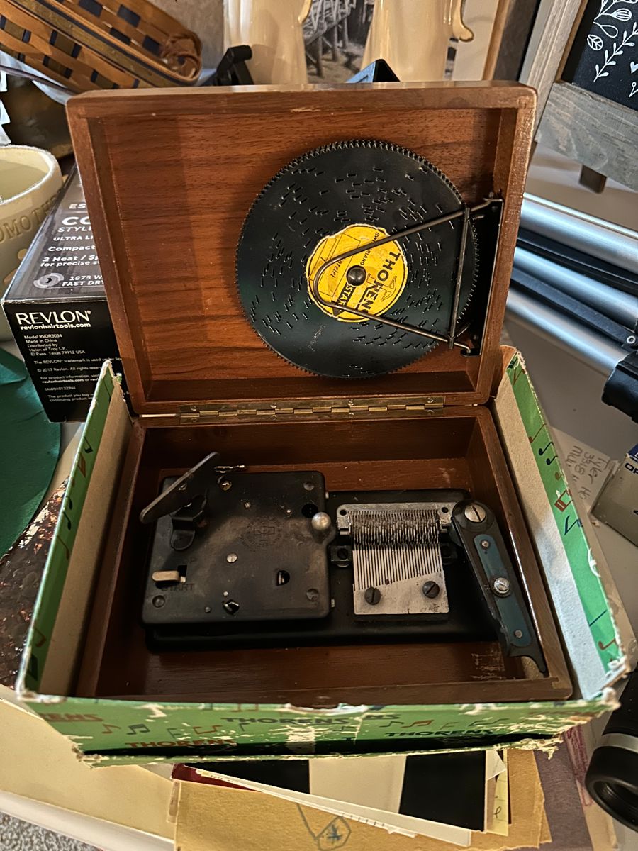 BEAUTIFUL MILWAUKEE/BROWN DEER SALE starts on 11/3/2023