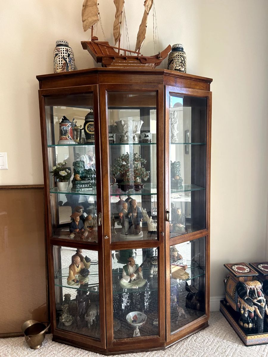 Estate Sale in Spanish Fort Estates! starts on 11/10/2023