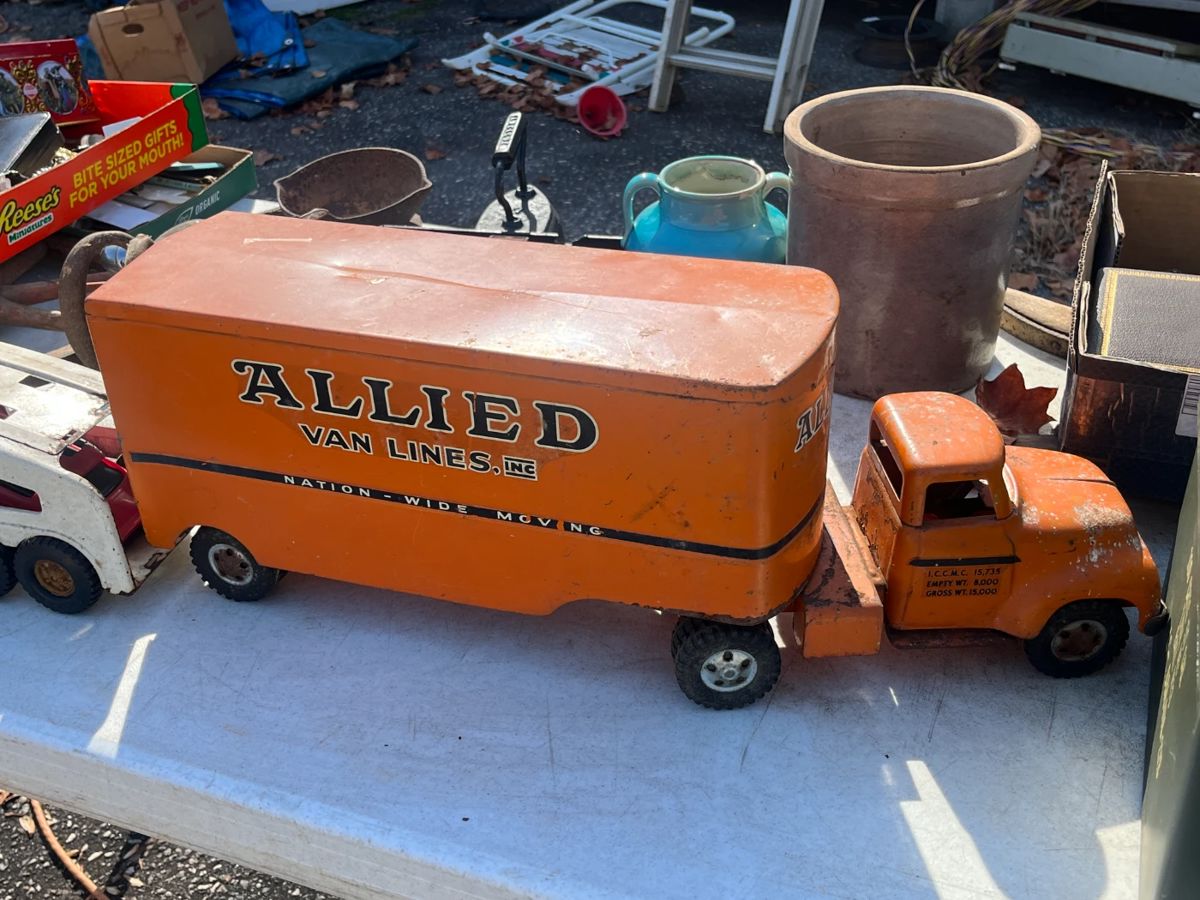 OUTSIDE AUCTION ANTIQUES, COINS, & MORE! starts on 11/19/2023