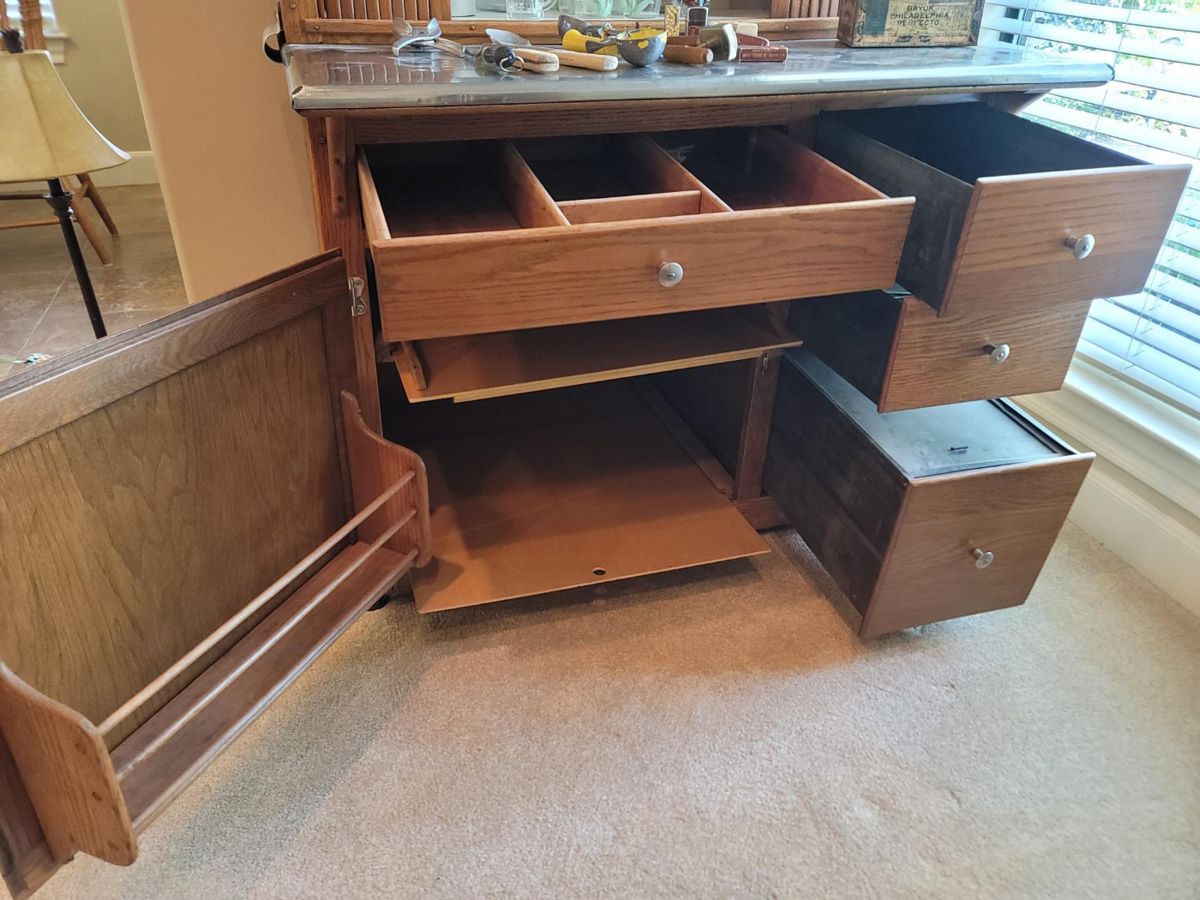 Over 50 years of Collecting, Antiques, Electronics... starts on 11/16/2023