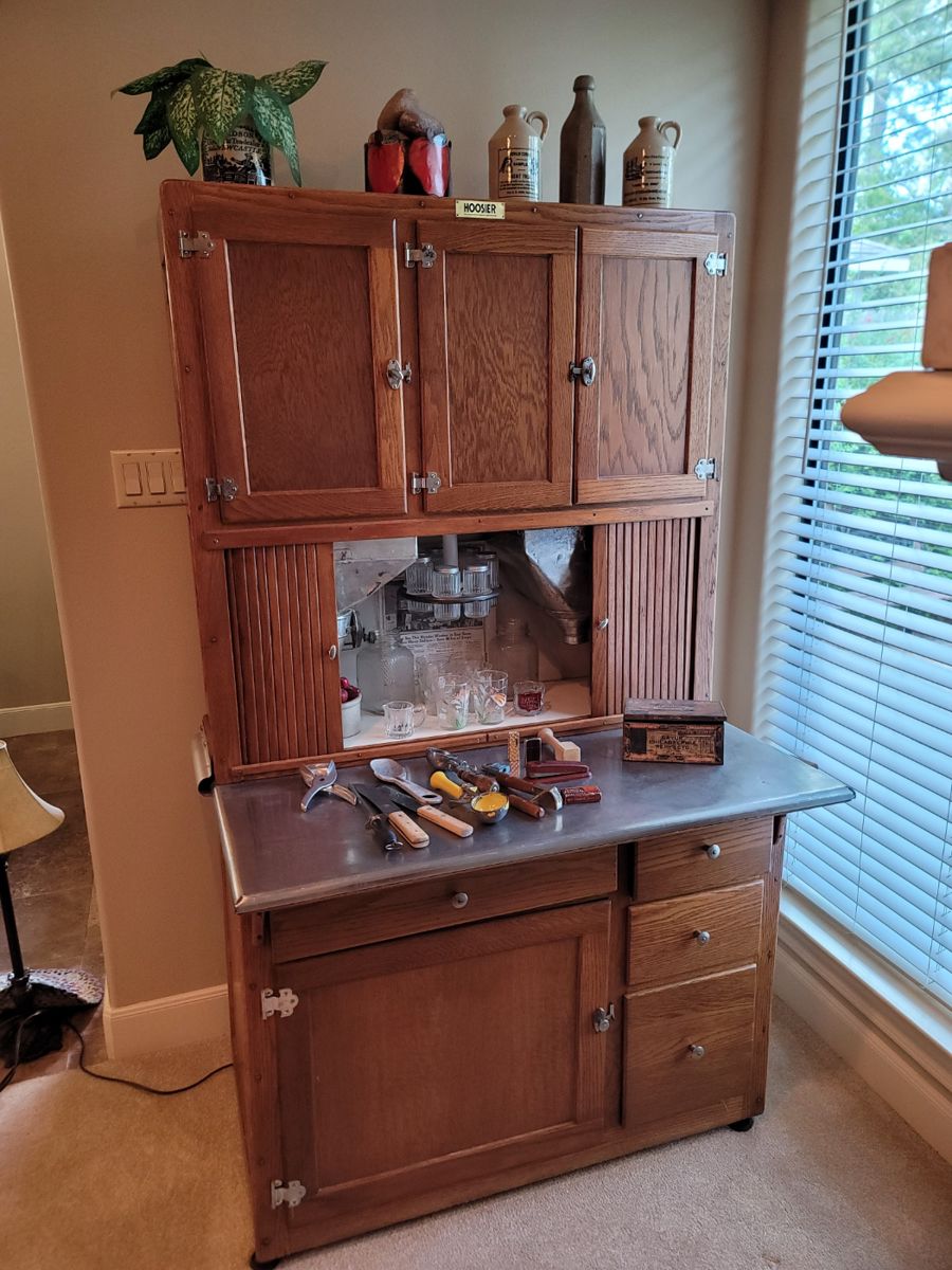 Over 50 years of Collecting, Antiques, Electronics... starts on 11/16/2023