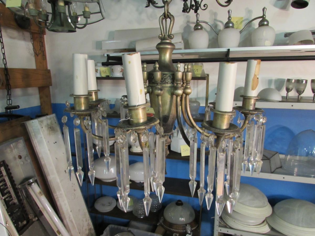 Lighting Liquidation Sale Online Auction... starts on 11/9/2023