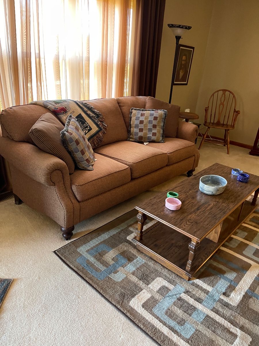 Living Estate Sale by The Junque Ladies starts on 11/16/2023