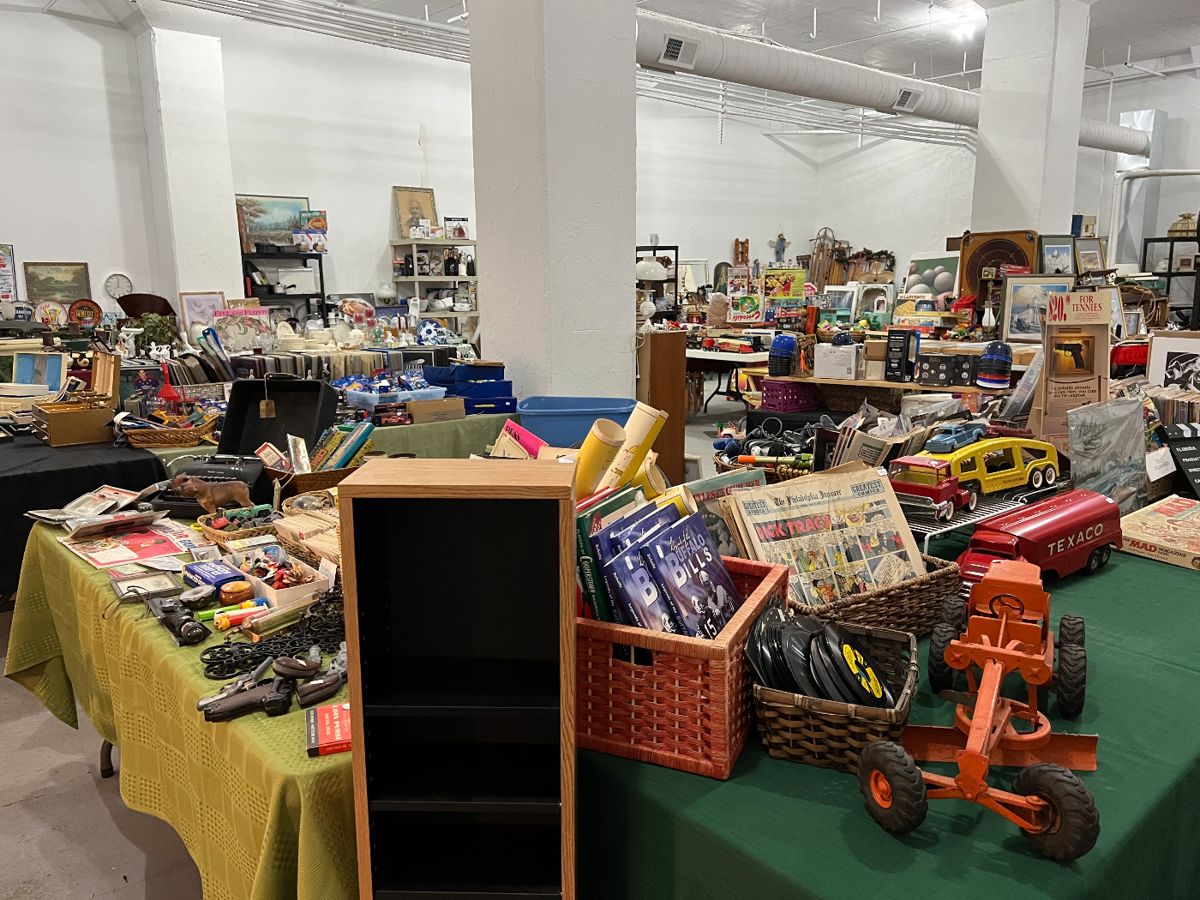 ESTATE SALE NY COLLEEN (Hilton Warehouse) starts on 11/30/2023