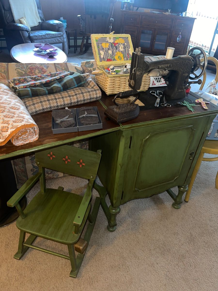 50% off! Large Marshall Home Full of Vintage... starts on 11/16/2023