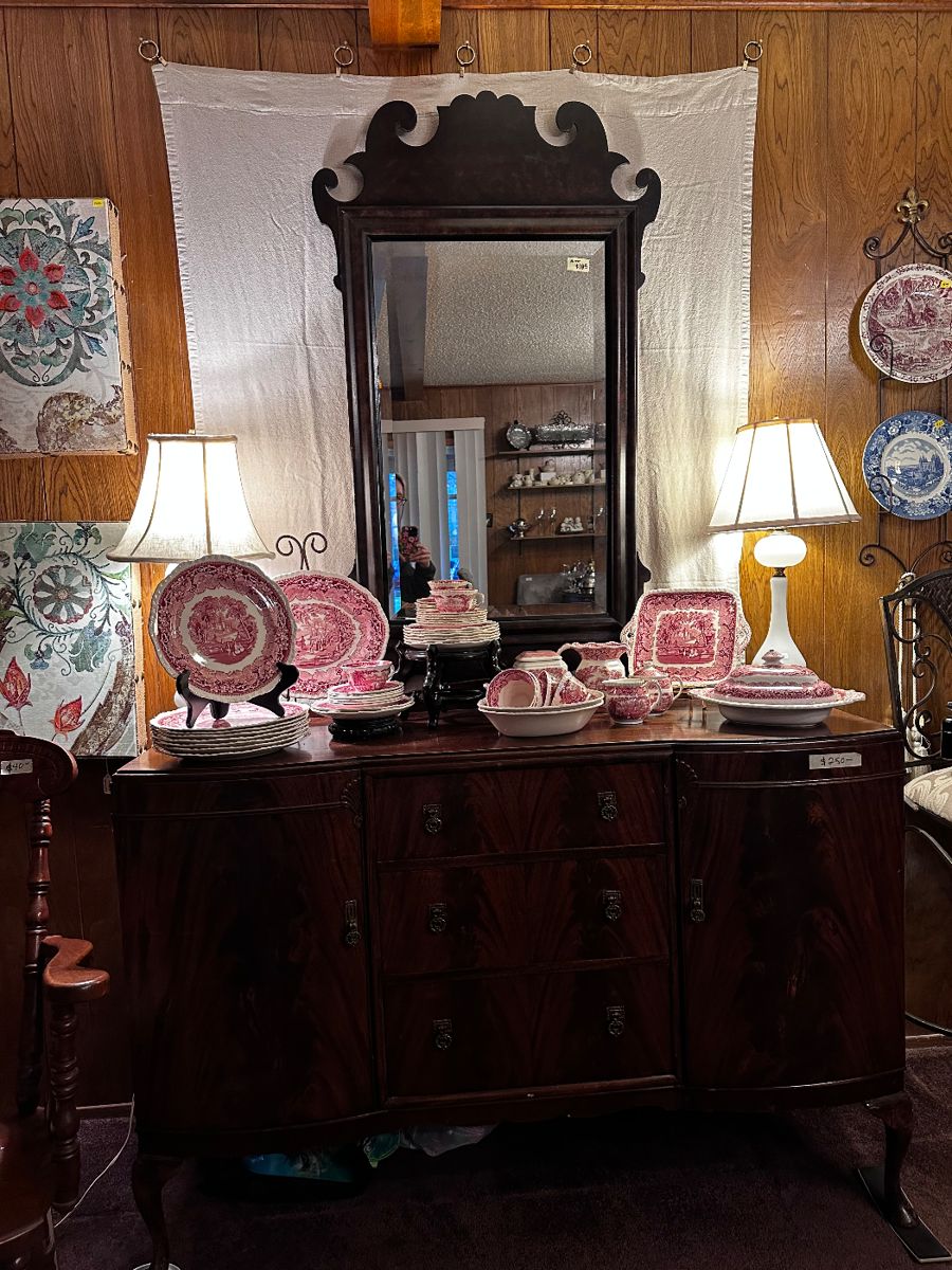 East Fort Worth Vintage Sale starts on 11/17/2023