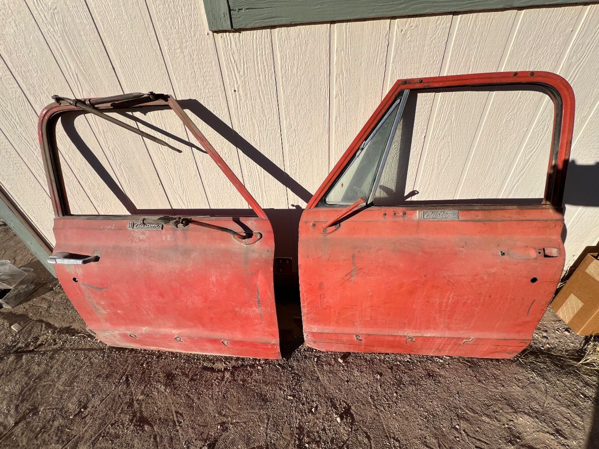 Las Vegas Estate Sales/Auctions Corvette... starts on 12/9/2023