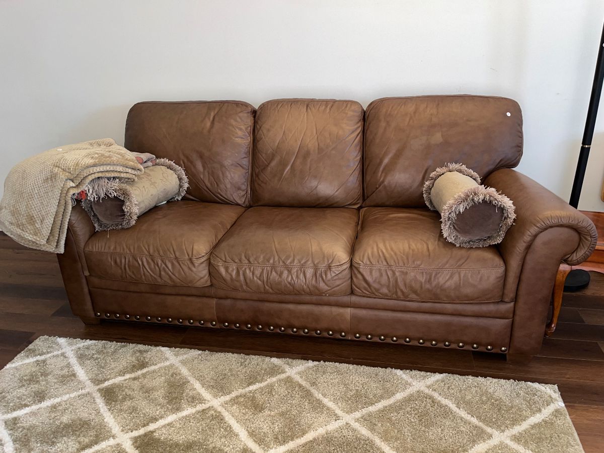 Discount day!!Blue Moon Estate Sale NEW Clothes,... starts on 12/9/2023