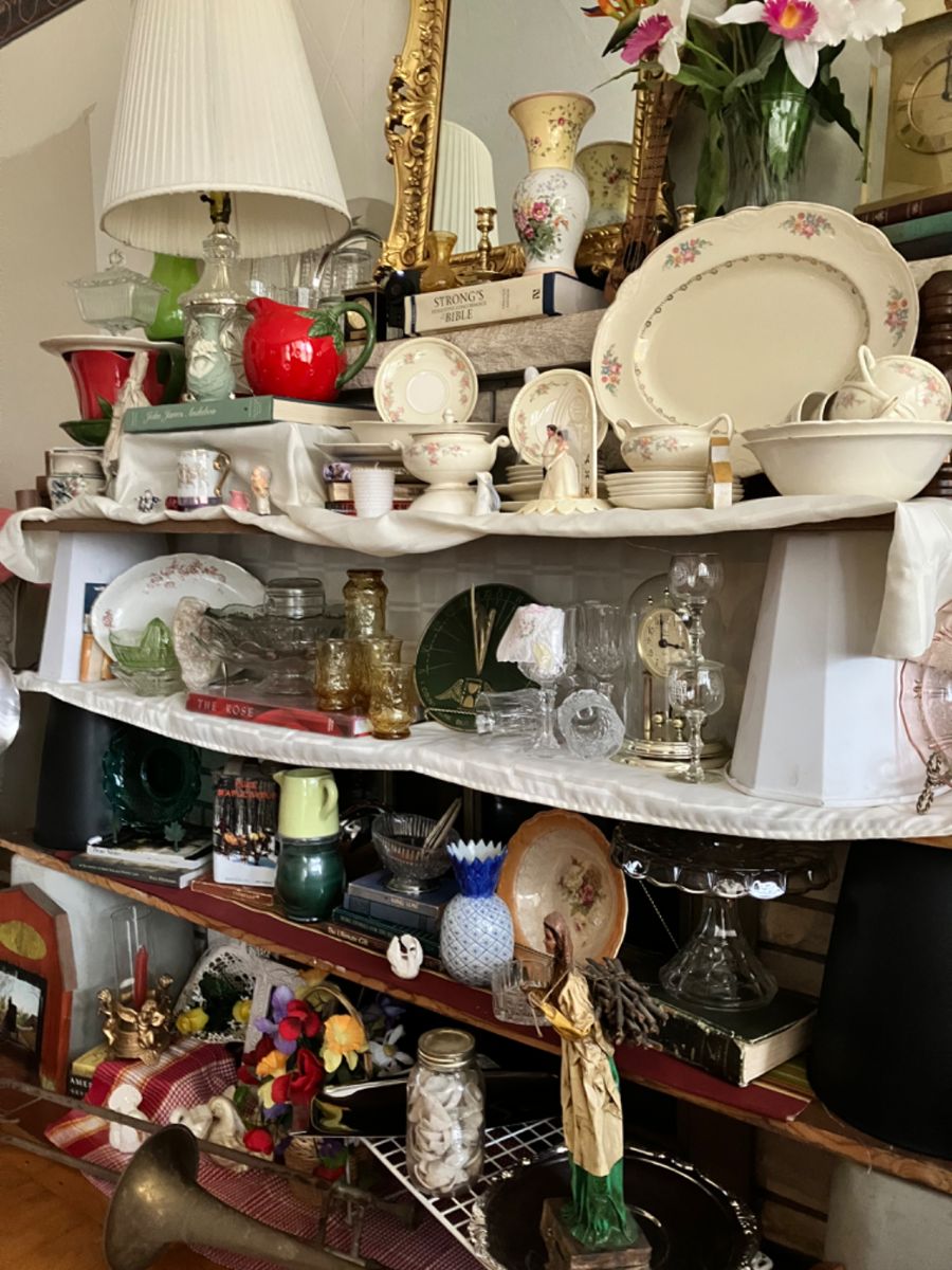 Old Southern Hills Estate Sale in Springfield, MO starts on 12/14/2023