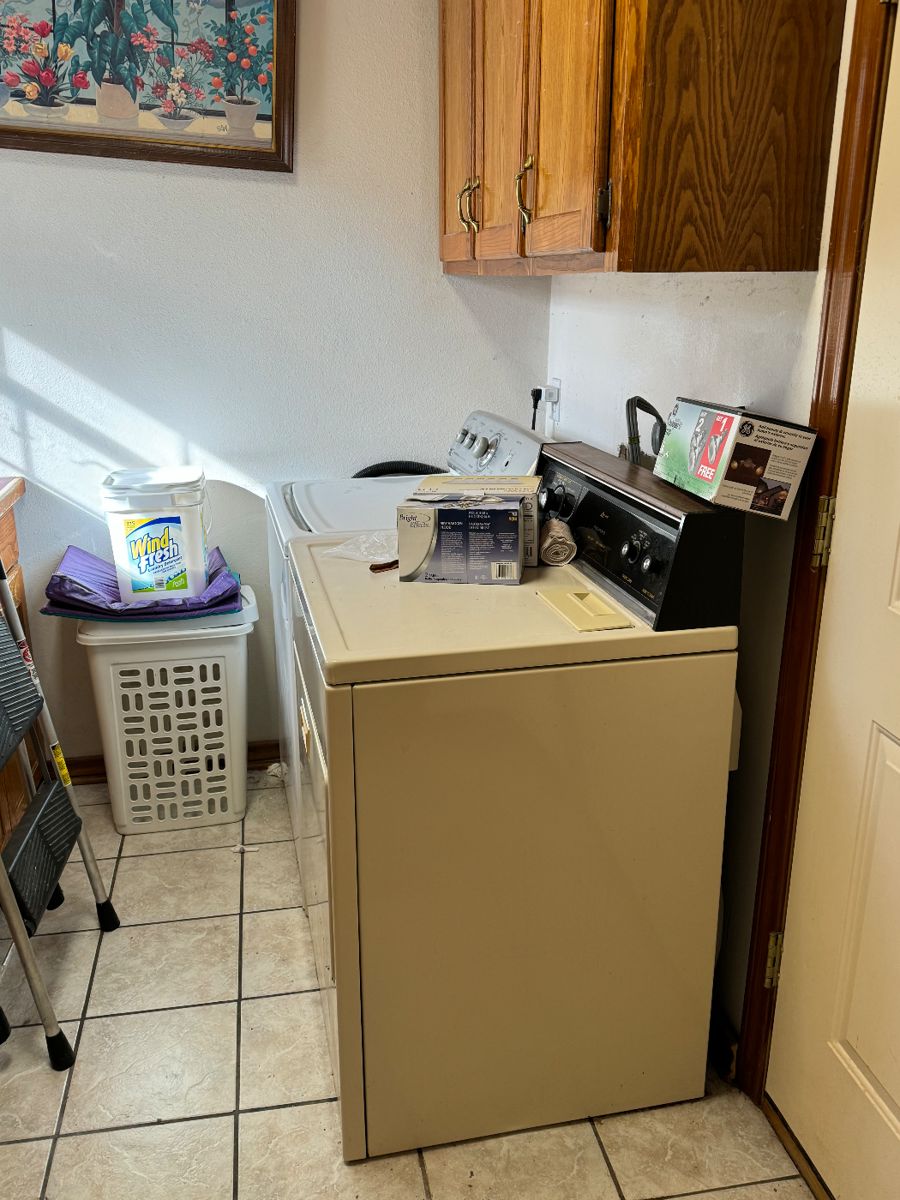 EVERYTHING MUST GO ESTATE SALE in Maud, TX starts on 12/16/2023